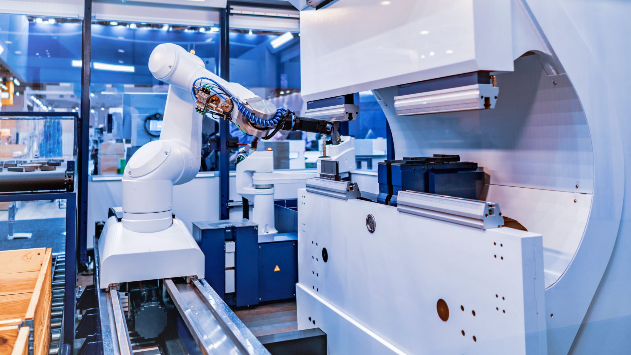 How to Bend Metal Sheet With a Robot - RoboDK blog