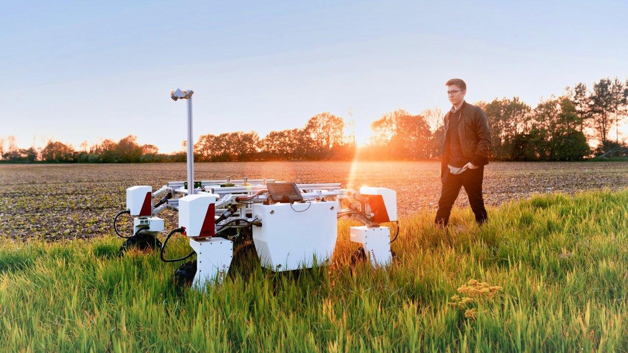 Agricultural Robots and the Role of Robot Programming